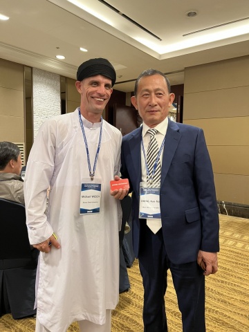 GS MICHAEL WESCH THUYẾT TRÌNH VỀ CAO ĐÀI TẠI HỘI NGHỊ WORLD SANGSAENG ...